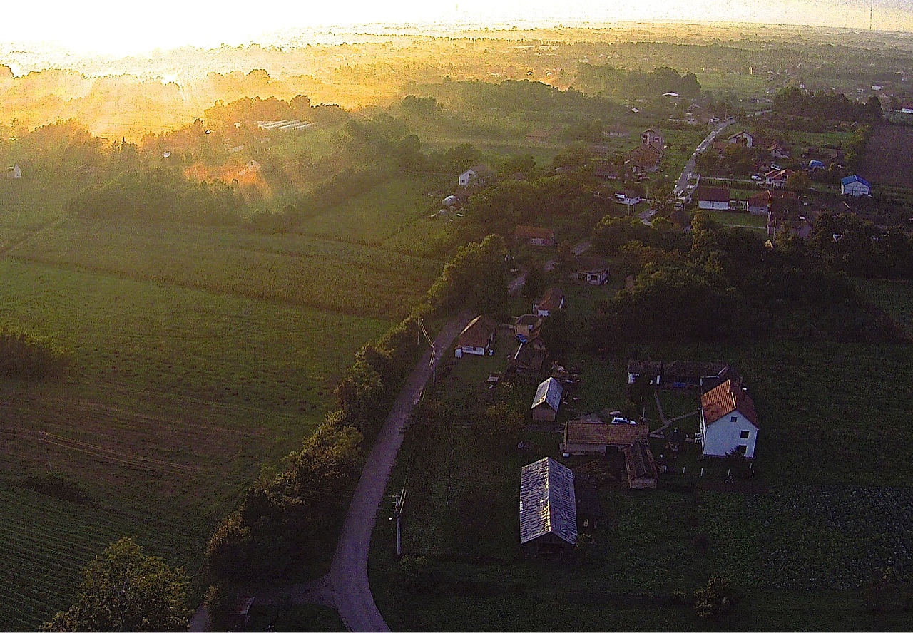 Država ostavila Veliko Polje vodenoj stihiji - Centar za istraživačko ...