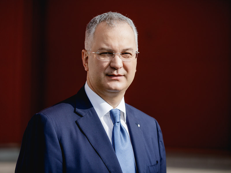 Šutanovac oslobođen optužbi da je prikrivao imovinu - Centar za ...
